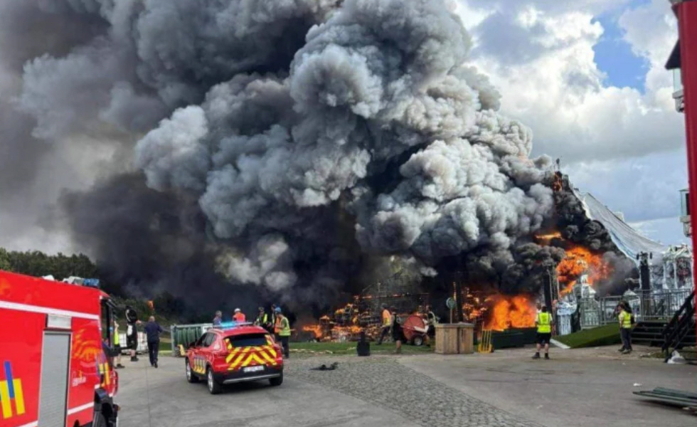 Flames one meter high, thick clouds of smoke: the main stage of the ...